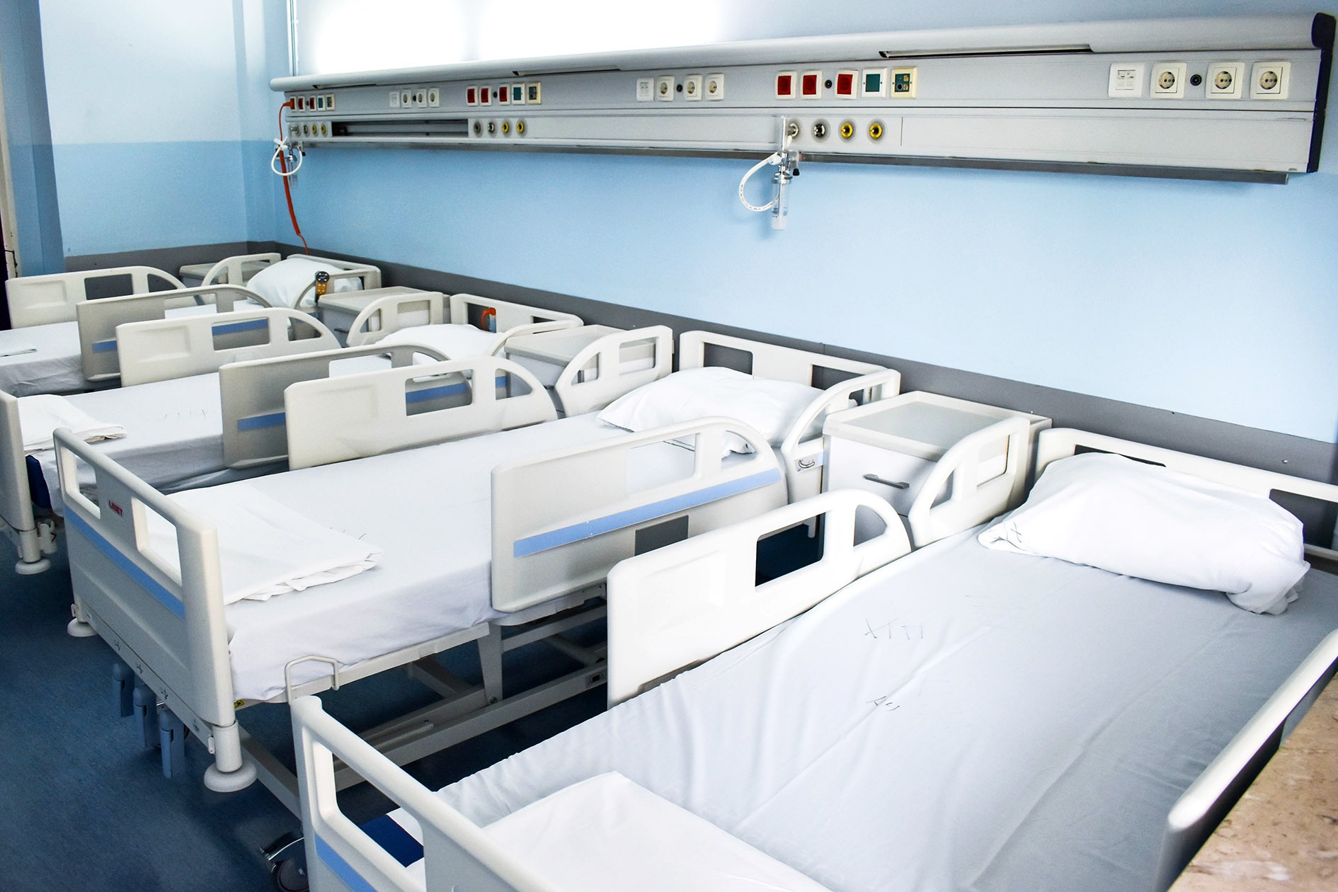 Klinici za neurohirurgiju uručena vrijedna donacija - Klinički centar Crne Gore